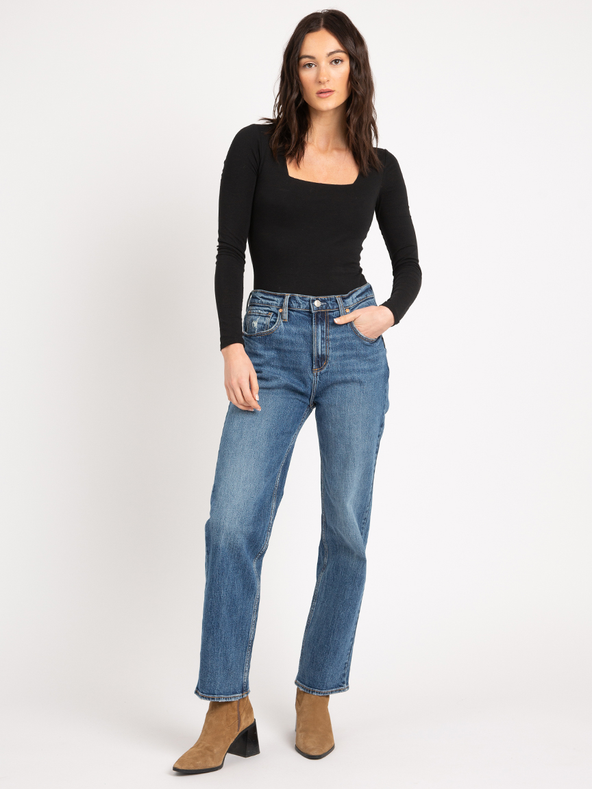 highly desirable straight leg jean Bootlegger 2000006831